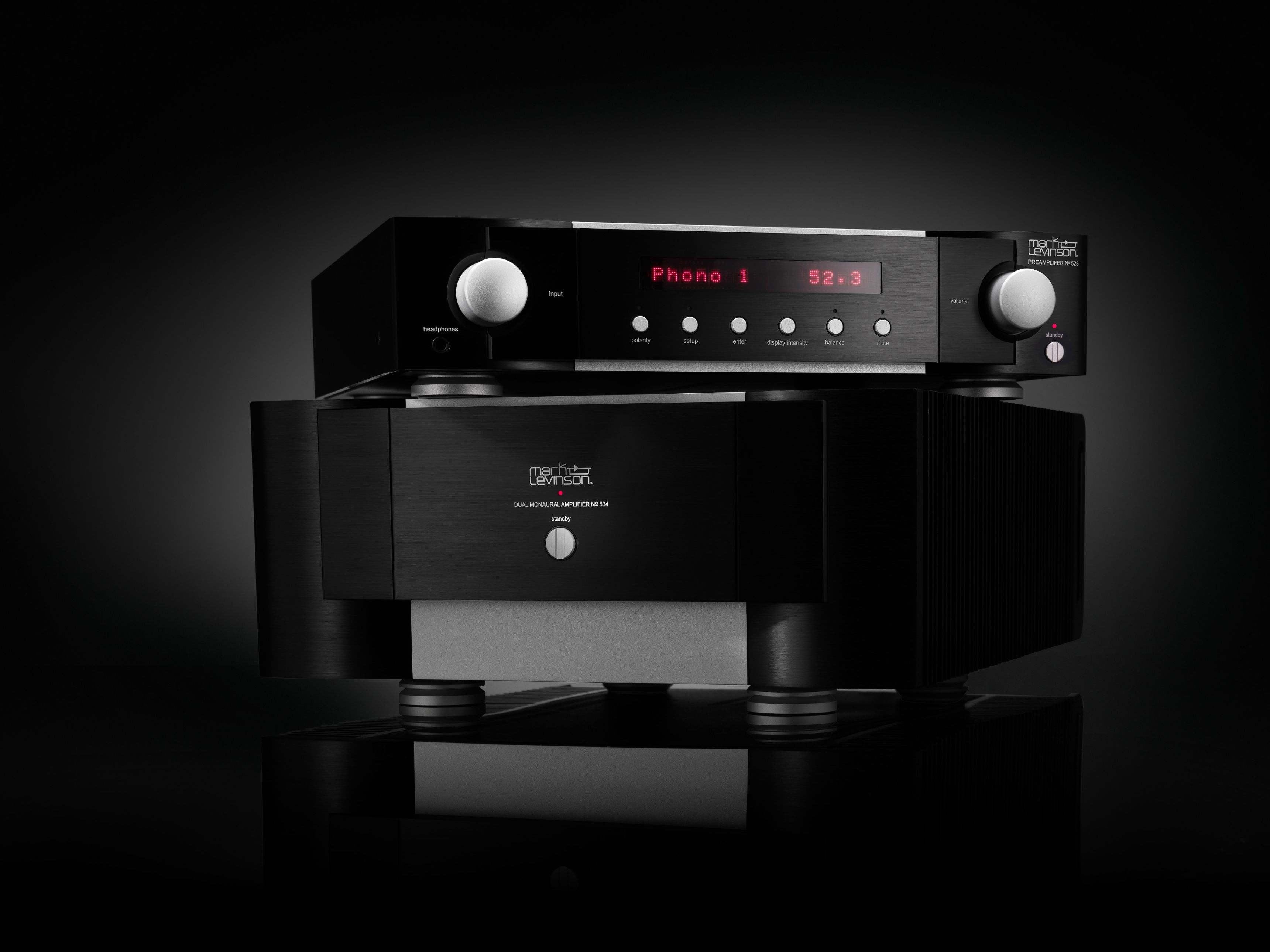 523 | Dual-Monaural Preamplifier for Analog Sources